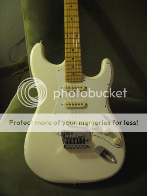 Applause Strat copies - OffsetGuitars.com